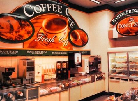 ⌗𝖻𝗅𝗎𝖾𝟣𝖽𝖺𝗂𝗌𝗂𝖾𝗌 Village Coffee Global Village 90s Interior Design