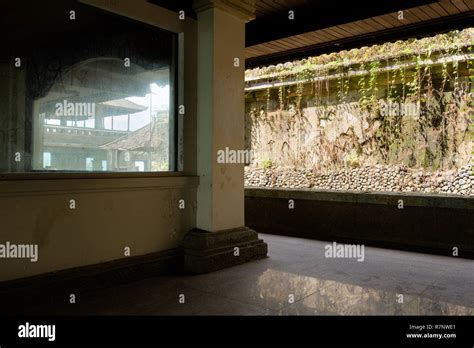 Bali Indonesia 22 Nov 2018 Pi Bedugul Taman Rekreasi Hotel And Resort Is An Large Abandoned