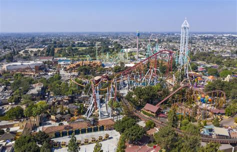 Man Climbs Atop Knotts Berry Farm Tower Drawing Police To O C