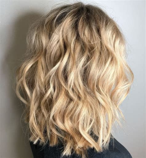 47 Sexy Medium Length Wavy Hairstyles Styleoholic