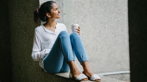 Begini Rasanya Jadi Cewek Penampilan Cuek Di Tengah Teman Jago Dandan