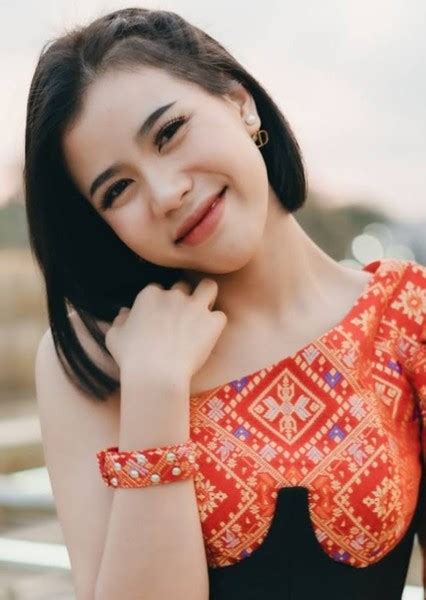 7 Hot Sexy Kratai Phannipha Bikini Pics