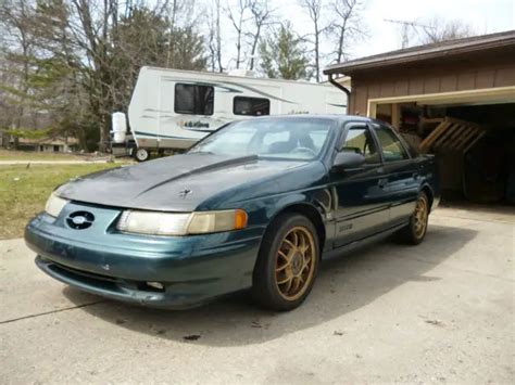 Modified 1995 Ford Taurus Sho
