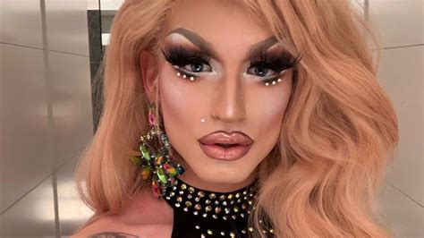 "Queen of Drags"-Katy: Das passiert mit Bart und Augenbrauen