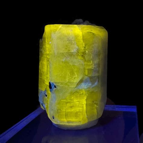 Pink Fluorapatite Pakistan Uv Reactive Fluorapatite Natural Pink Apatite Terminated Apatite