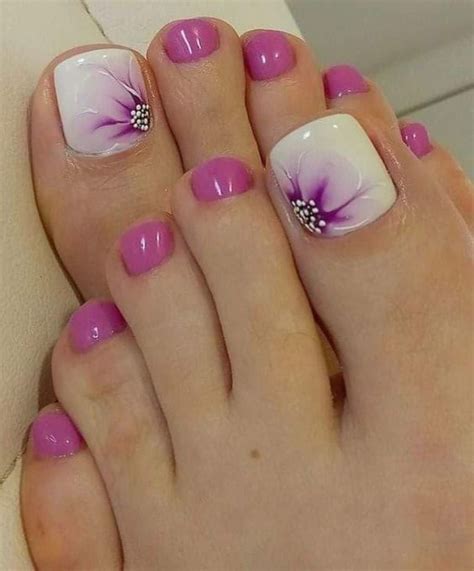 40 Stunning Summer Toenail Designs To Show Off On The Beach Pedicure Nail Designs Gel Toe
