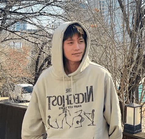 Nct泰一惊传严重车祸大腿骨折要动手术！粉丝纷纷应援表示支持！