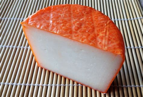 Zinka козиний сир напівтвердий середньої зрелості половинка 350g