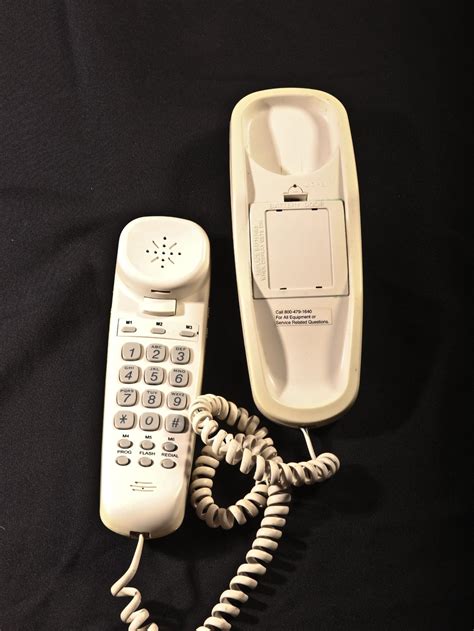 Vintage Pacific Bell Wall Mount Or Desk Phone Push Button With Caller