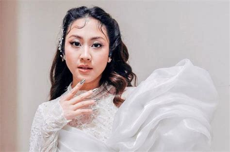Sherina Munaf Hapus Foto Suami Curhat Galau