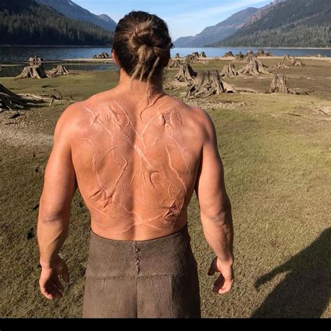 Идеи на тему Scars 💔🫀 43 в 2025 г пластический грим лицо рисование