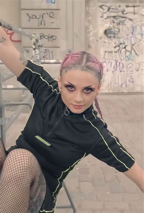 Pin By 𝕳𝖆𝖎𝖑𝖟🍥𝕯𝖗𝖔𝖜𝖓𝖊𝖉 On All Hail Zheani🌀🔪 Pretty People Celebs Women