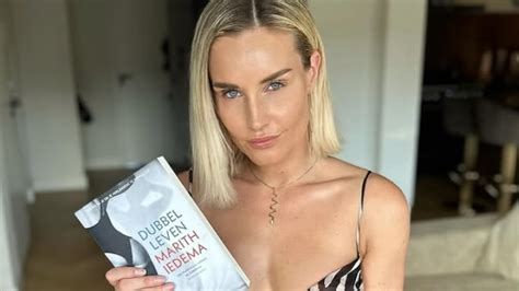 Mit Ihrem Buch Dubbel Leven Doppelleben Gelang Marith Iedema In Den Niederlanden Ein