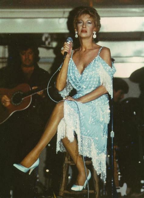 Color Photo Of Tammy In Concert 4 Tammy Wynette Country Music
