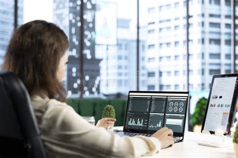 Forecast Expert Ceo Analyzing Investment Insights And Negotiations