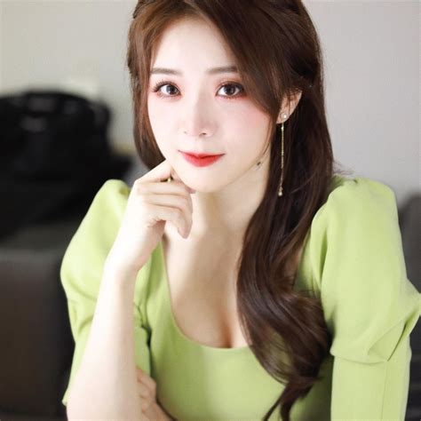 Ngày Buồn Của Fan Lpl Màn Walk In đầu Trận Của Các Nữ Mc Xinh đẹp Có