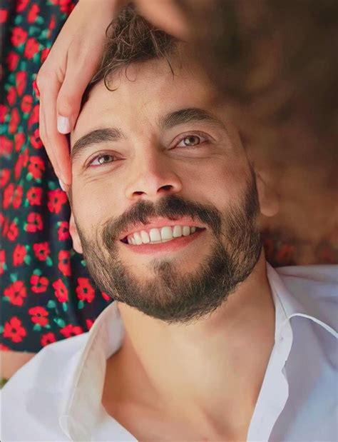 Akın Akınözü Como Miran Aslanbey En Hercai Episodio 46 Fotos Atores