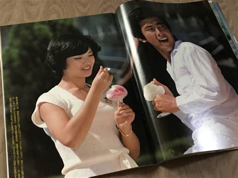 Yahooオークション 大判 百恵・友和グラフ 山口百恵 三浦友和 写真