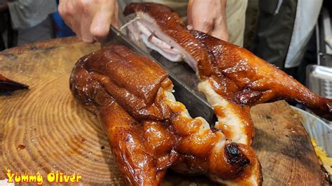 熱辣辣燒鵝，熱騰騰 脆皮燒豬，無得頂，新鮮出爐脆皮燒豬，肥美叉燒，肥美油鷄，新鮮出爐脆皮燒豬 香港美食旅游 Hongkong Youtube