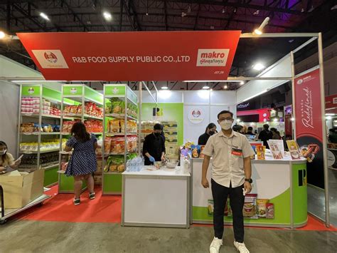 Uncle Barns พบกับบูธ R And B Food Supply ในงาน Makro