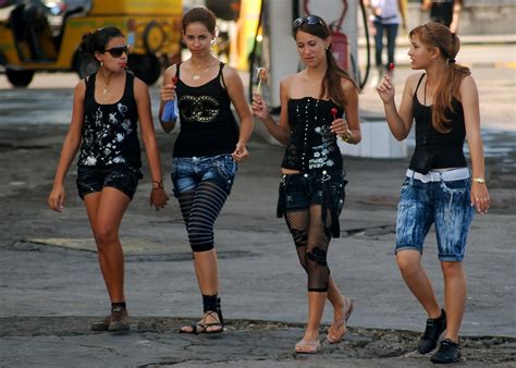 Havana Cuba Girls Cuban Girls Run In A Street In Havana Cuba