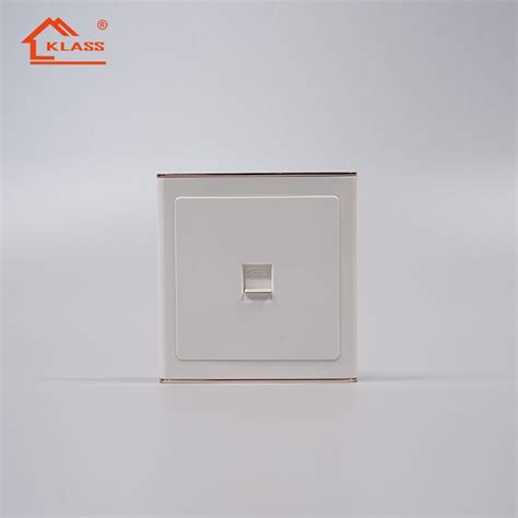 Electrical Switch Socket Outlet With Small Insert Resistance For General Purpose Wall Socket