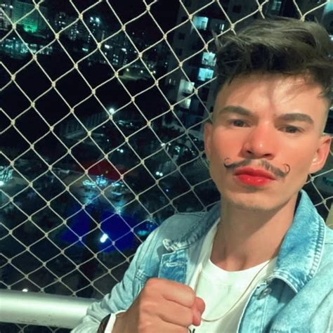 Wesley Laurian Wesley Laurian • Threads Say More