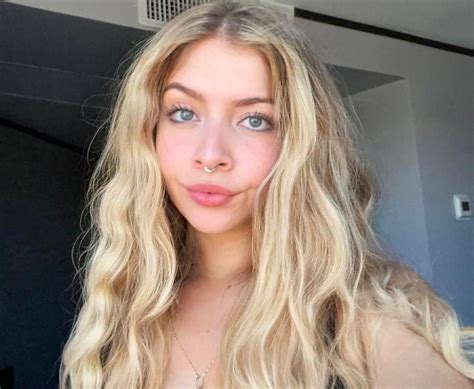 Ellas Son Ximena Y Farah Las Hermanas De Maya Nazor