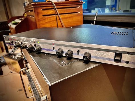 Aphex Compellor 323a Processor And Aural Exciter Reverb