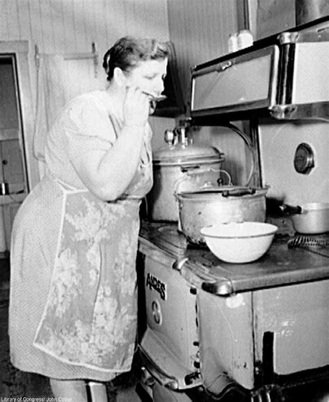 10 Things Grandma Would Always Make From Scratch 1960 Housewife