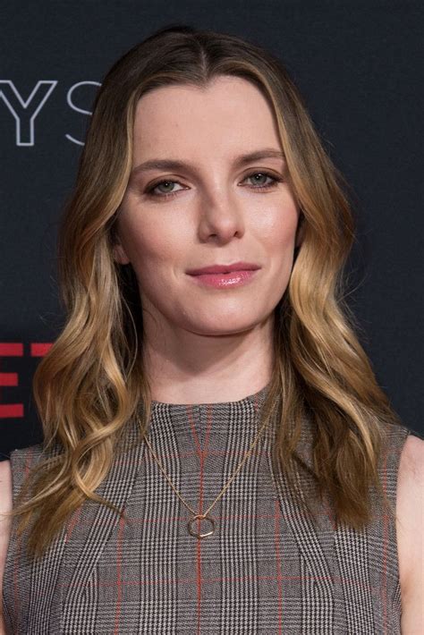 Pin De Bonomofo En Betty Gilpin En 2024