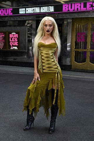 Christina Aguilera Pairs A Bedazzled Lbd With A Purse That Looks Like A