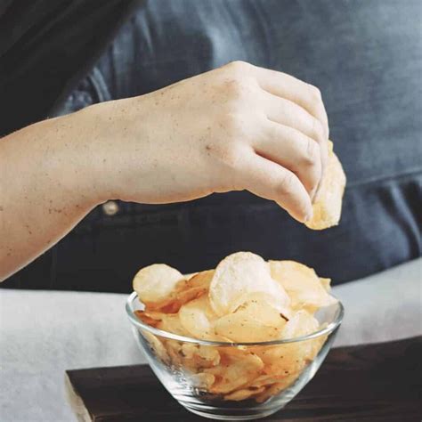 Klusējošā Slimība Taukainā Akna Kāpēc Tā Veidojas