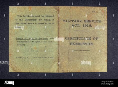 Certificat d'exemption, Loi sur le service militaire, 1916 (réplique) page avant et arrière, un ...