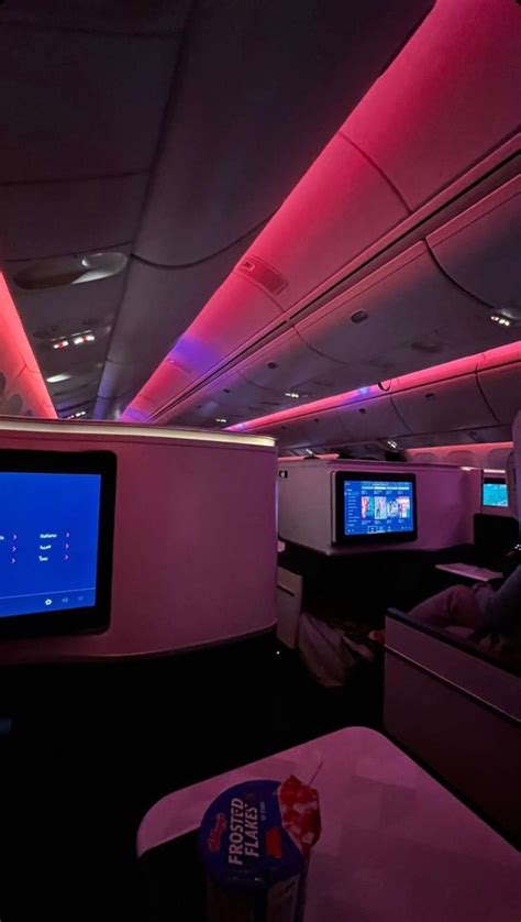 Pin By Elenita Moya On Avion First Class Plane Business Class Flight