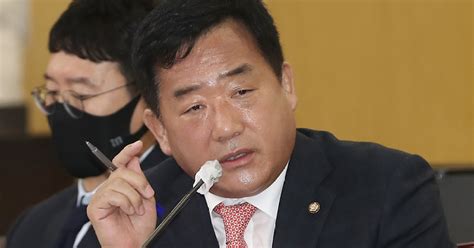 국감 질의하는 박성민 의원