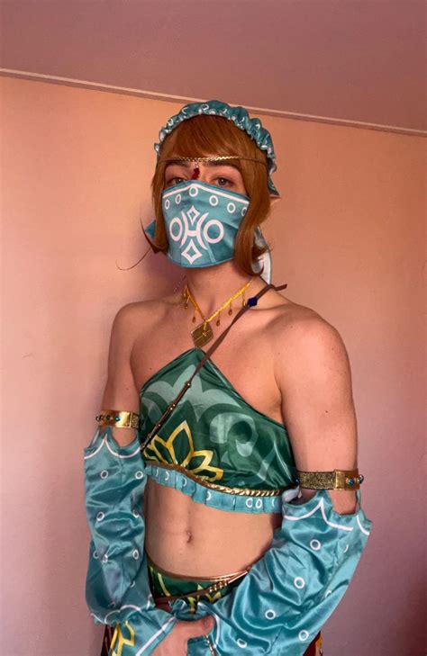 The Gerudo Outfit R Linkiscute