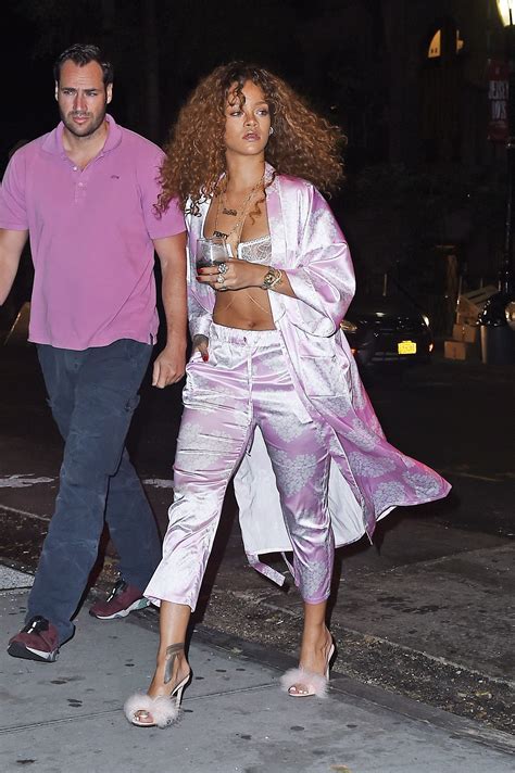 12 Lookazos De Famosas Con Transparencias En Los Pezones