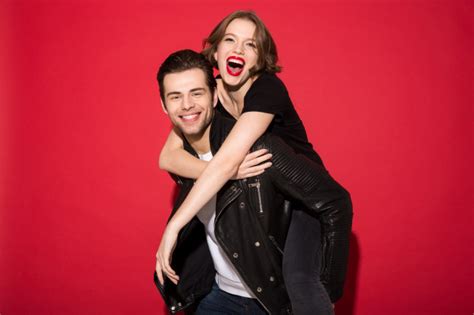 Too Much Love 5 Signs Of Excessive Love Women Daily Magazine