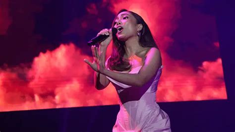 Asias Fearless Diva Jona Marks 20 Years With Alamat Jed Madela And More At Sm Moa Arena