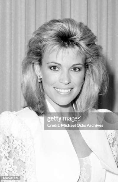 3743 Vanna White Photos And High Res Pictures Getty Images