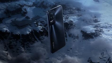 Harga Dan Spesifikasi POCO F4 Diperkuat Snapdragon 870 67W Turbo Charge OIS