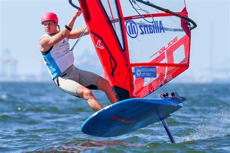 Windsurfer Luuc Van Opzeeland Opent Ook Met Overwinning Op Allianz Wk Zeilen Teamallianz