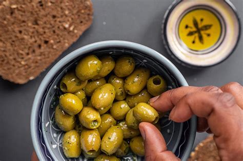 10 Reasons You Must Eat Olives And How To Eat It }{ The Scoper Media