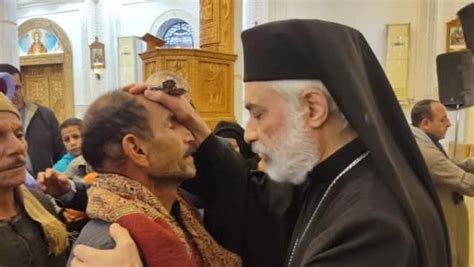 الأنبا باسيليوس يترأس لقاء خدمة يسوع نبع الحياة لمرضى الأورام بالإيبارشية