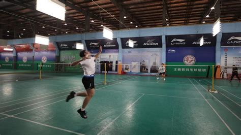 羽毛球还是单打最爽，一场下来酣畅淋漓！ Youtube