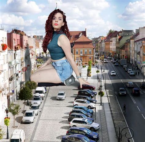 Attack Of The 50 Foot Antonella By Markawassi On Deviantart