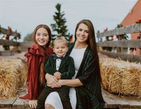 Who Is Angela Rypien Dating Learn About Relationship Mark Daughter