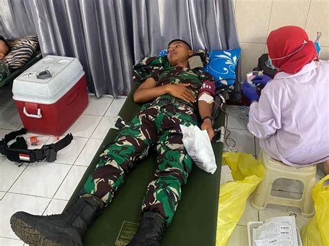 Meriahkan Hut Ke 78 Tni Prajurit Yonzipur 10 Kostrad Donorkan Darah