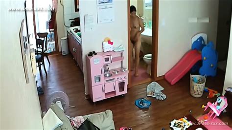 Hackers Use The Camera To Remote Monitoring Of A Lovers Home Life545